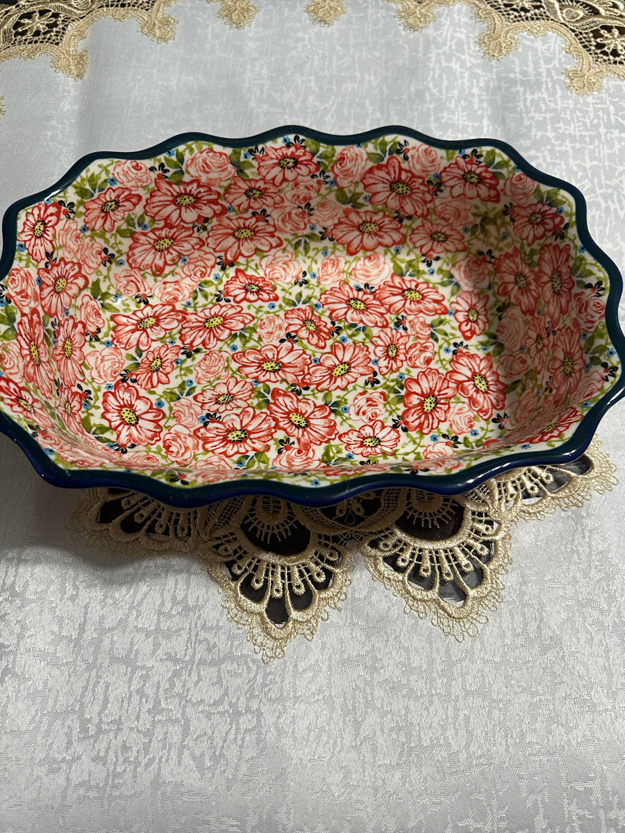 Ruffled Baker – Dee's Polish Pottery Room